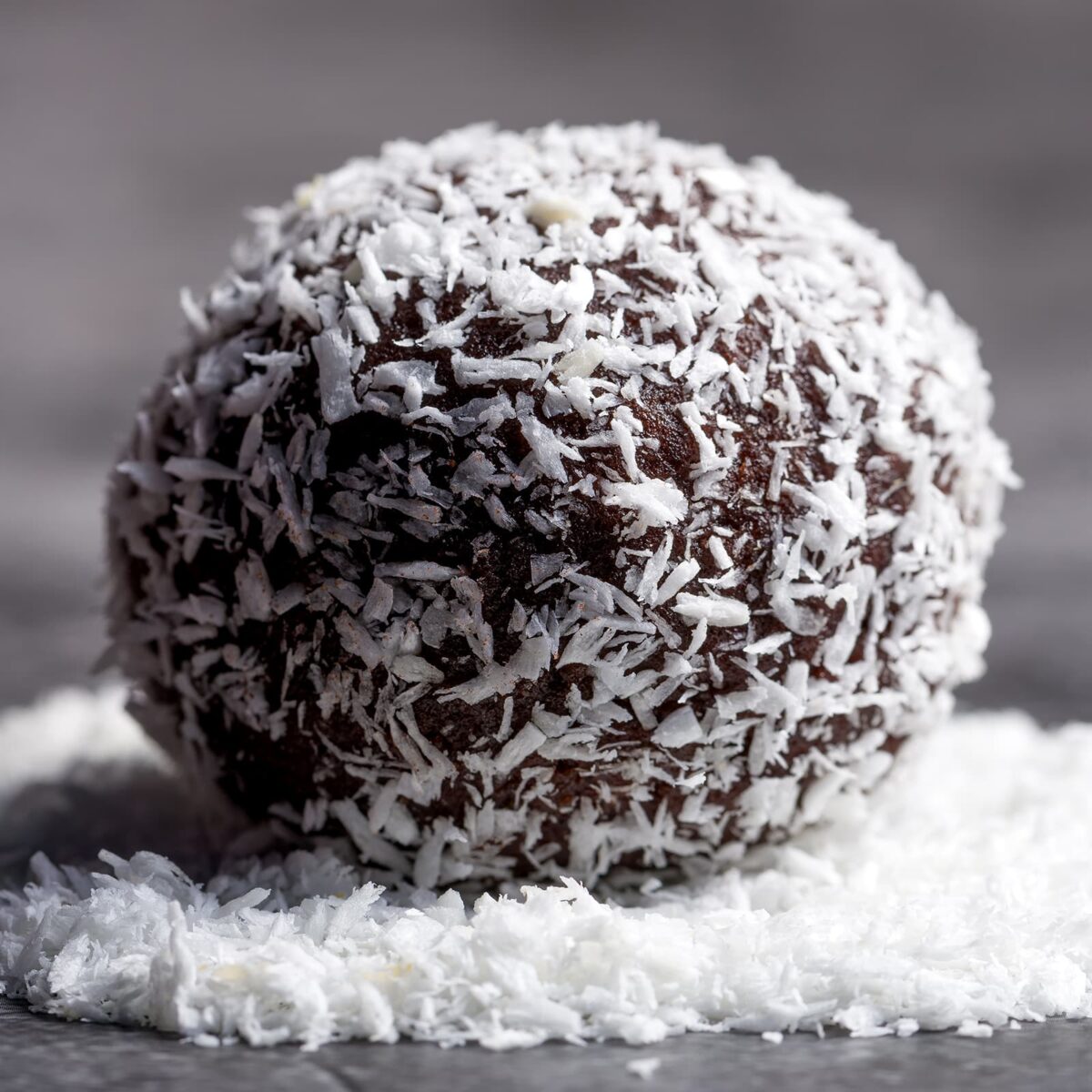No-Bake Chocolate Coconut Balls - Elizabeth's Kitchen Diary