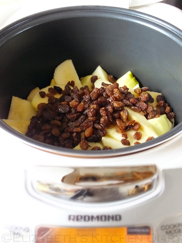 Deep Dish Apple & Sultana Crumble - Elizabeth's Kitchen Diary