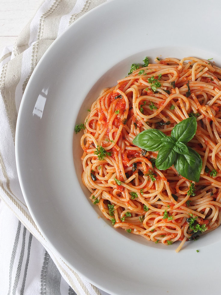 15-Minute Chilli Spaghetti Recipe for Two - Elizabeth's Kitchen Diary