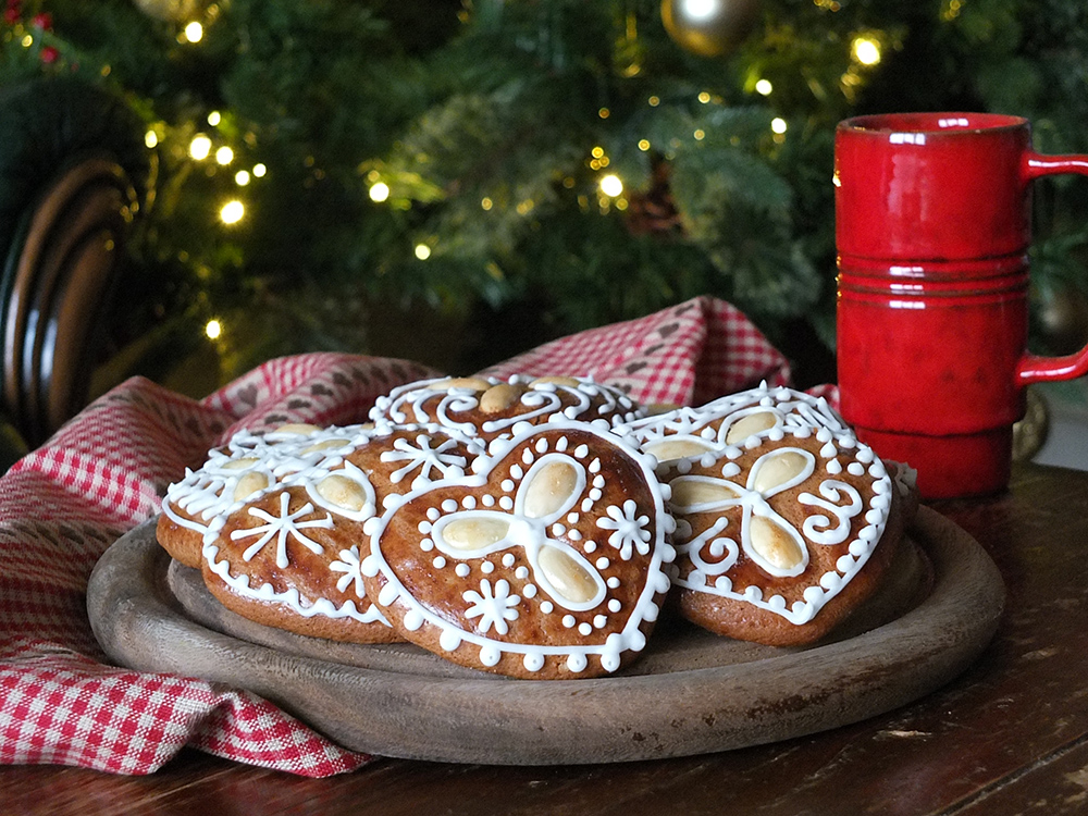 Medovníky: a Slovak Spiced Honey Cookie Recipe - Elizabeth's Kitchen Diary