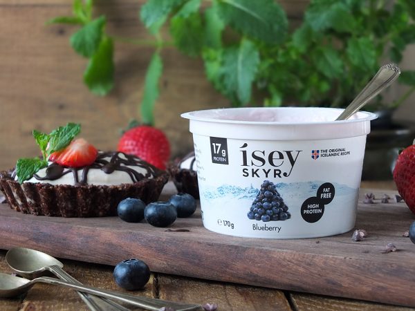 No Bake Chocolate Nut Tarts with Icelandic Skyr - Elizabeth's Kitchen Diary