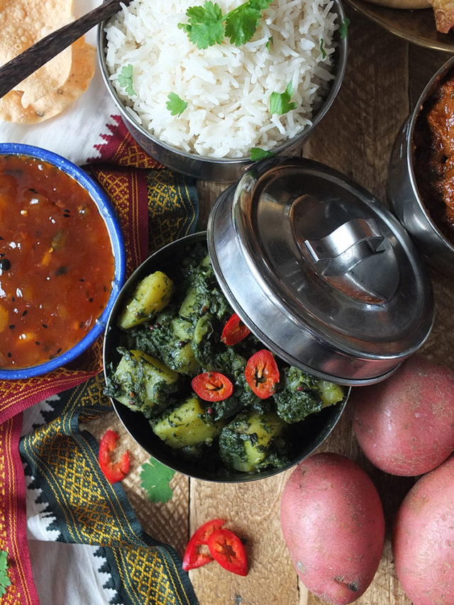 Saag Aloo - Indian Spinach and Potato Curry - Elizabeth's Kitchen Diary