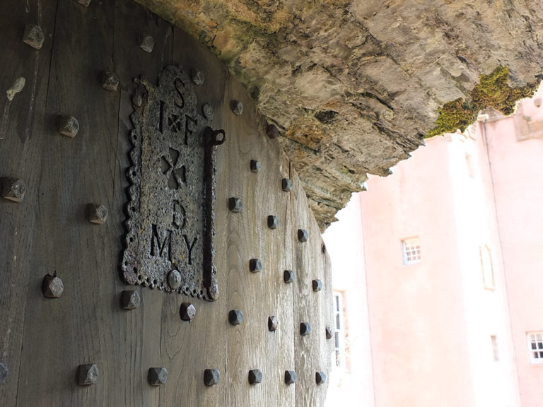 Craigievar Castle - Scotland's Pink Fairy-tale Castle - Elizabeth's ...