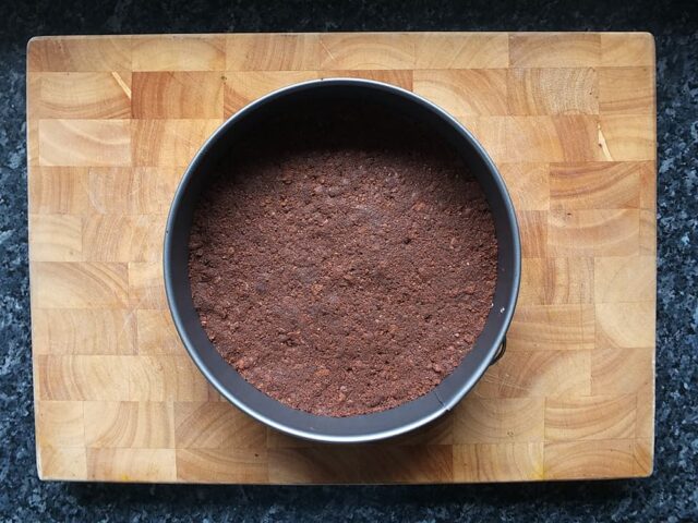 Peanut Butter Cheesecake - Elizabeth's Kitchen Diary