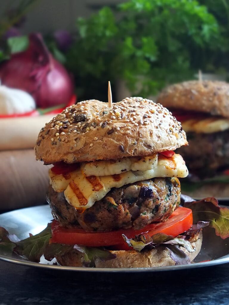 BBQ Lamb Burgers Recipe with Fiery Chilli Halloumi - Elizabeth's ... BBQ Lamb Burgers Recipe with Fiery Chilli Halloumi - Elizabeth's ...