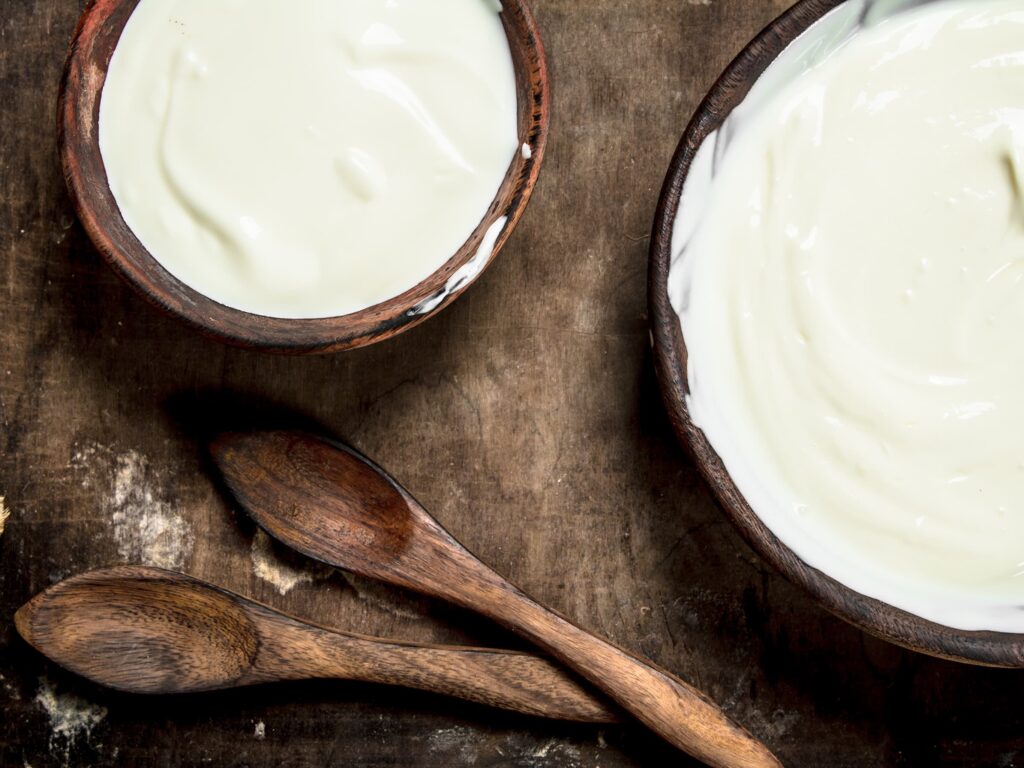 How to make your own natural yoghurt, the easy way! - Elizabeth's ...