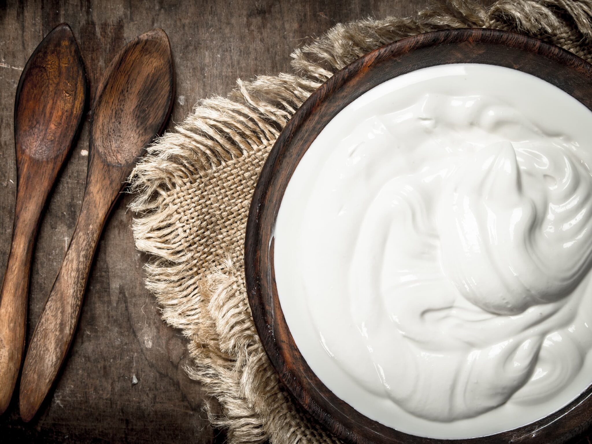 How to make your own natural yoghurt, the easy way! - Elizabeth's ...