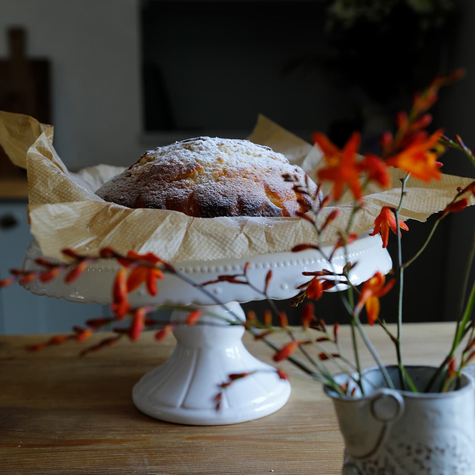 Khobz (aka khoubz, khobez, khubez or khubooz) an Arabic flatbread ...