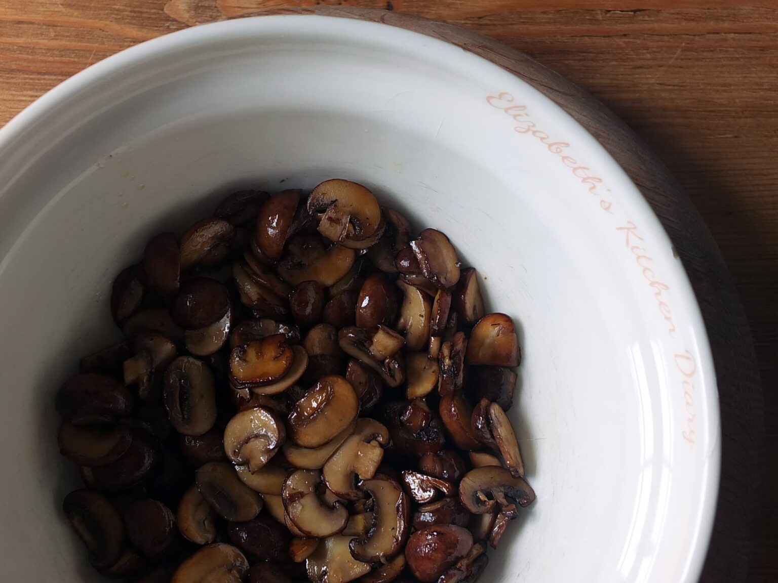Easy Vegan Mushroom Bourguignon for a Plant-Based Meal - Elizabeth's ...