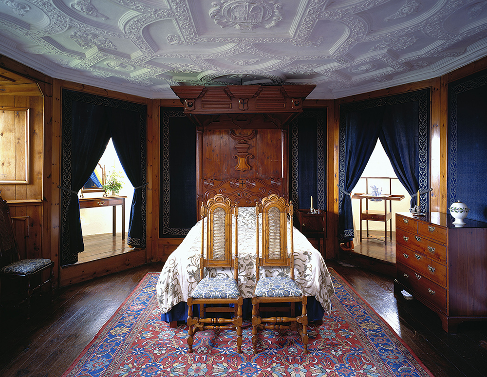 Craigievar Castle - Scotland's Pink Fairy-tale Castle | Elizabeth's ...